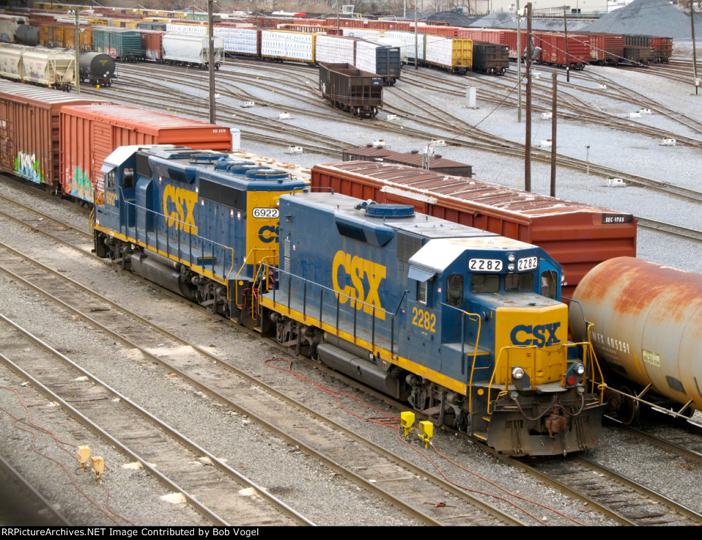CSX 2282 and 6922